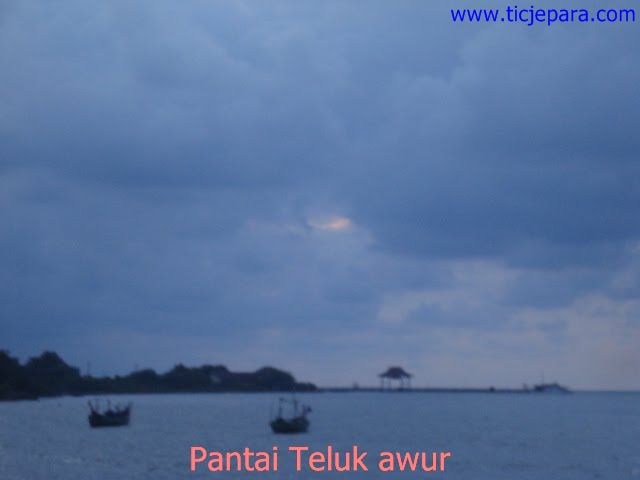 desain: PANTAI TELUK AWUR